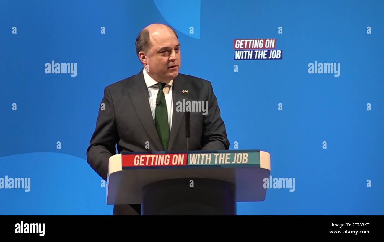 Defence Secretary compares Vladimir Putin to Leopoldo Galtieri in ...