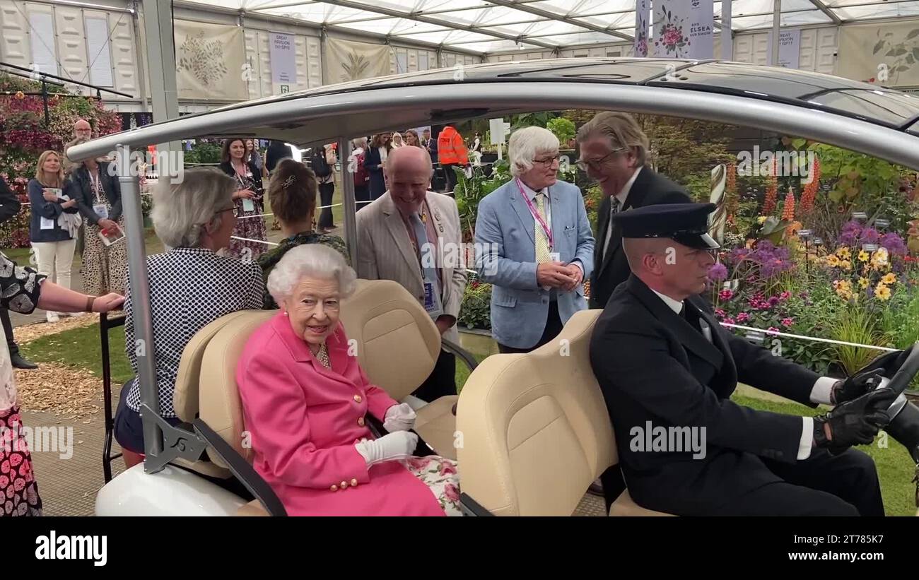 Queen tours Chelsea Flower Show from comfort of electric buggy” is ...