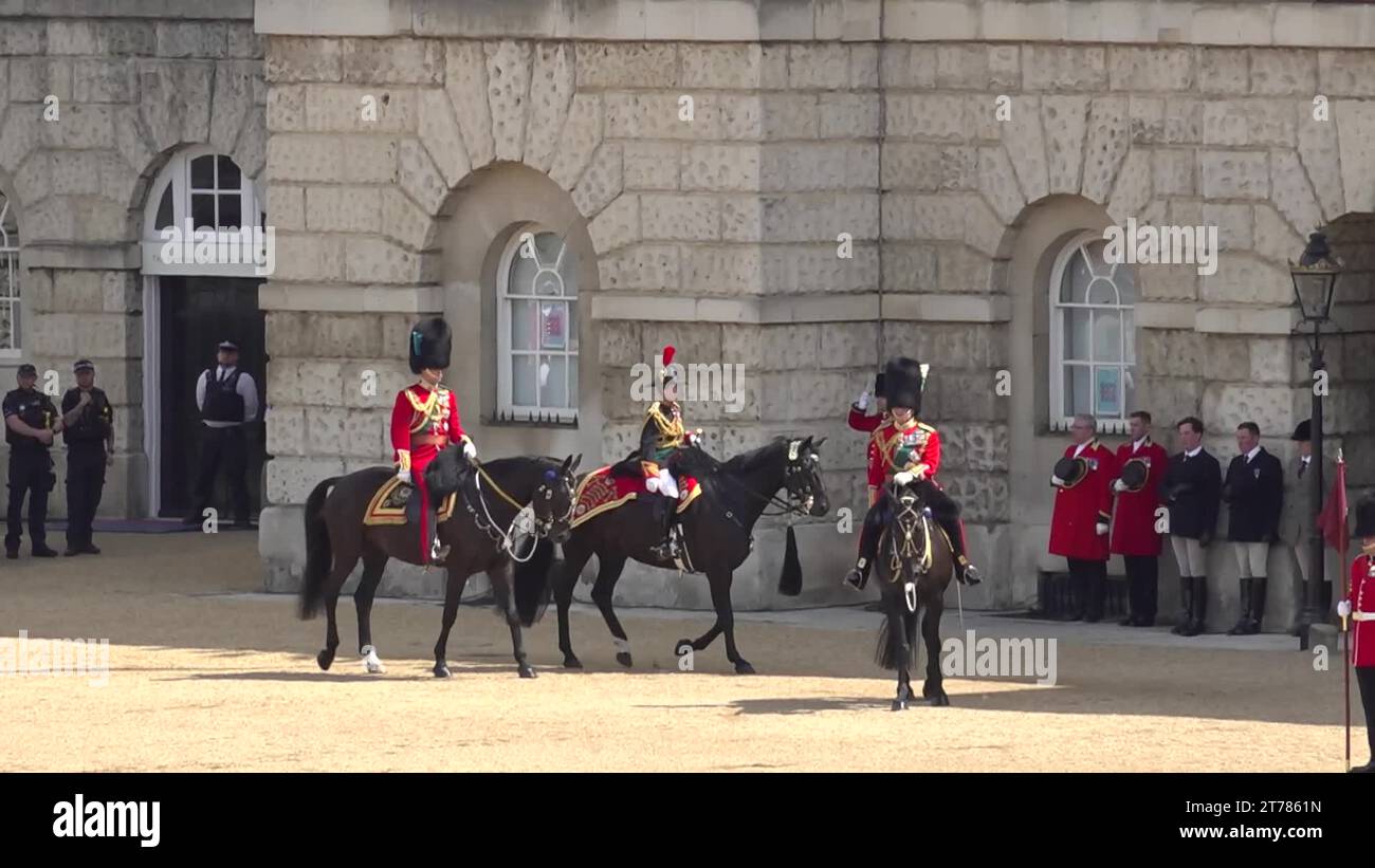 Horse guards london guards trooping Stock Videos & Footage - HD and 4K ...