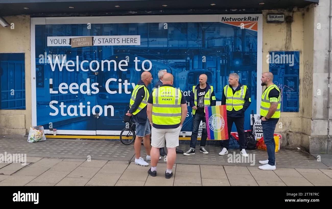 Leeds train station Stock Videos & Footage - HD and 4K Video Clips - Alamy