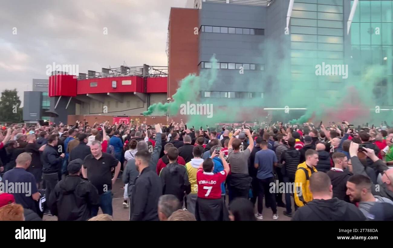 Football fans old trafford in Stock Videos & Footage - HD and 4K Video ...