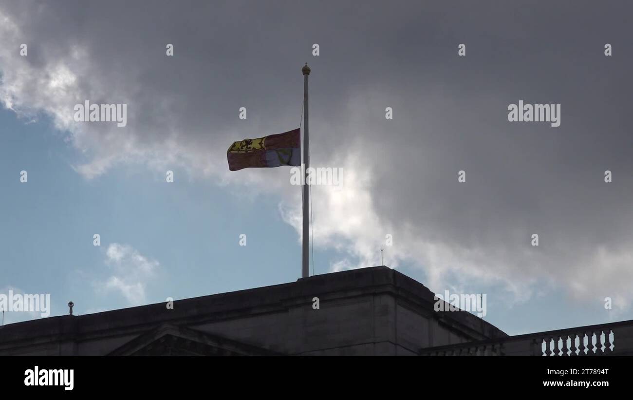 The Royal Standard flag is raised as Camilla meets crowds at Buckingham ...