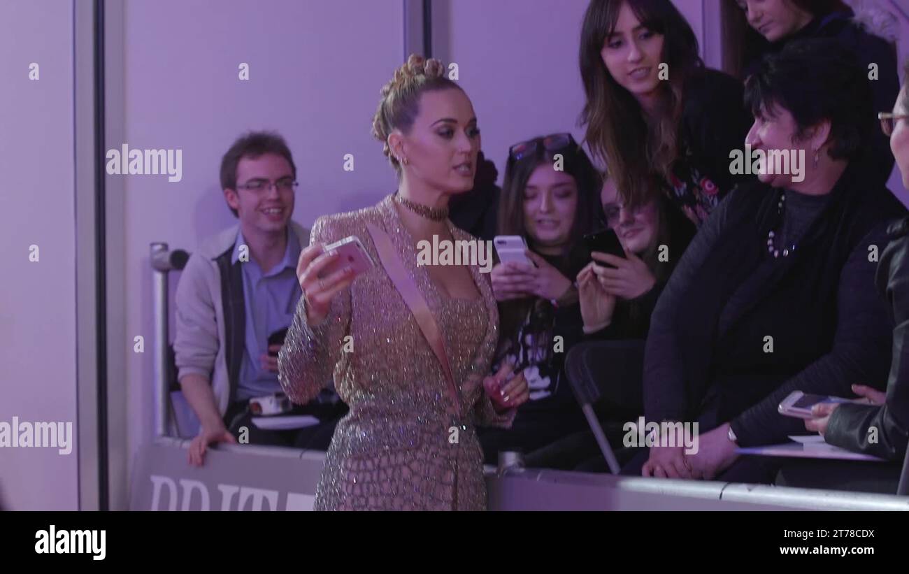 Katy perry awards Stock Videos & Footage - HD and 4K Video Clips - Alamy