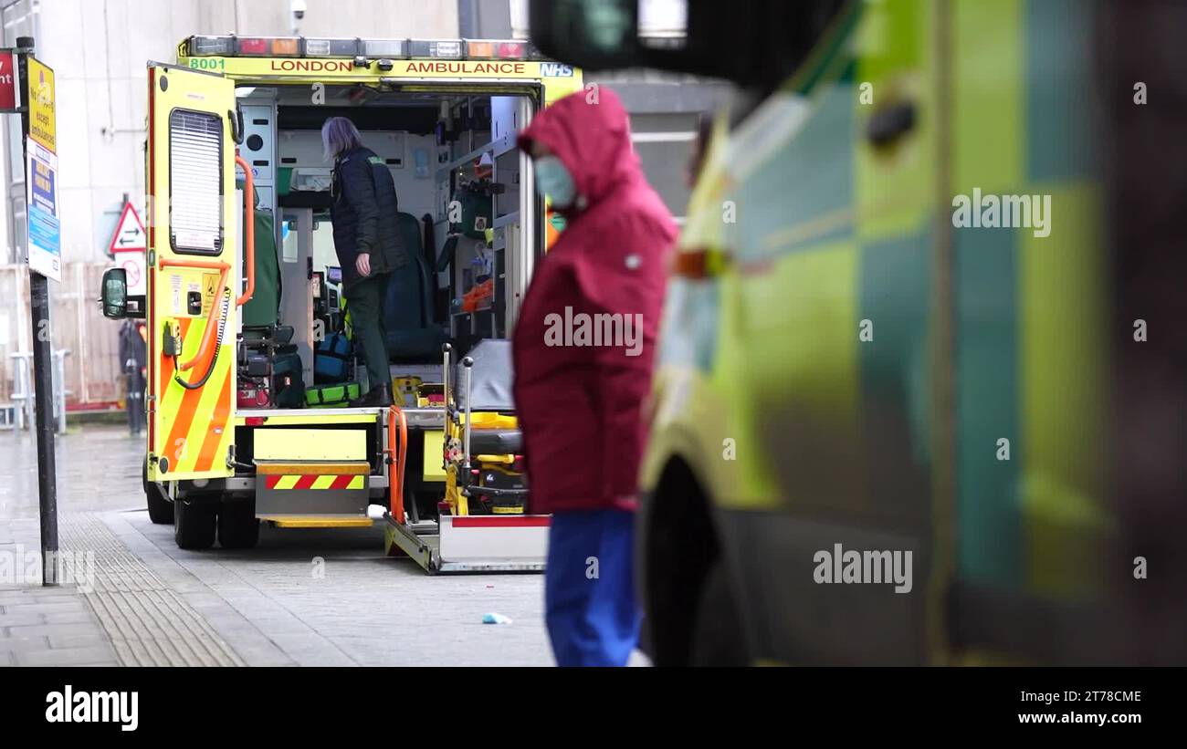 Nhs ambulance queue Stock Videos & Footage - HD and 4K Video Clips - Alamy