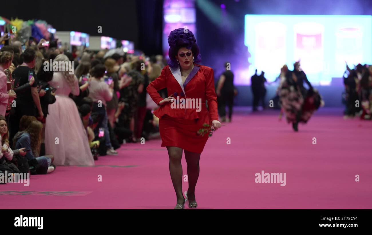 The biggest names in drag walk the pink carpet at RuPaul's DragCon 2023 ...