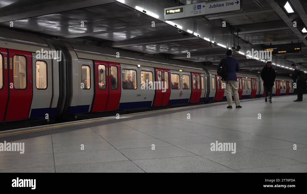 London underground railway lines Stock Videos & Footage - HD and 4K ...
