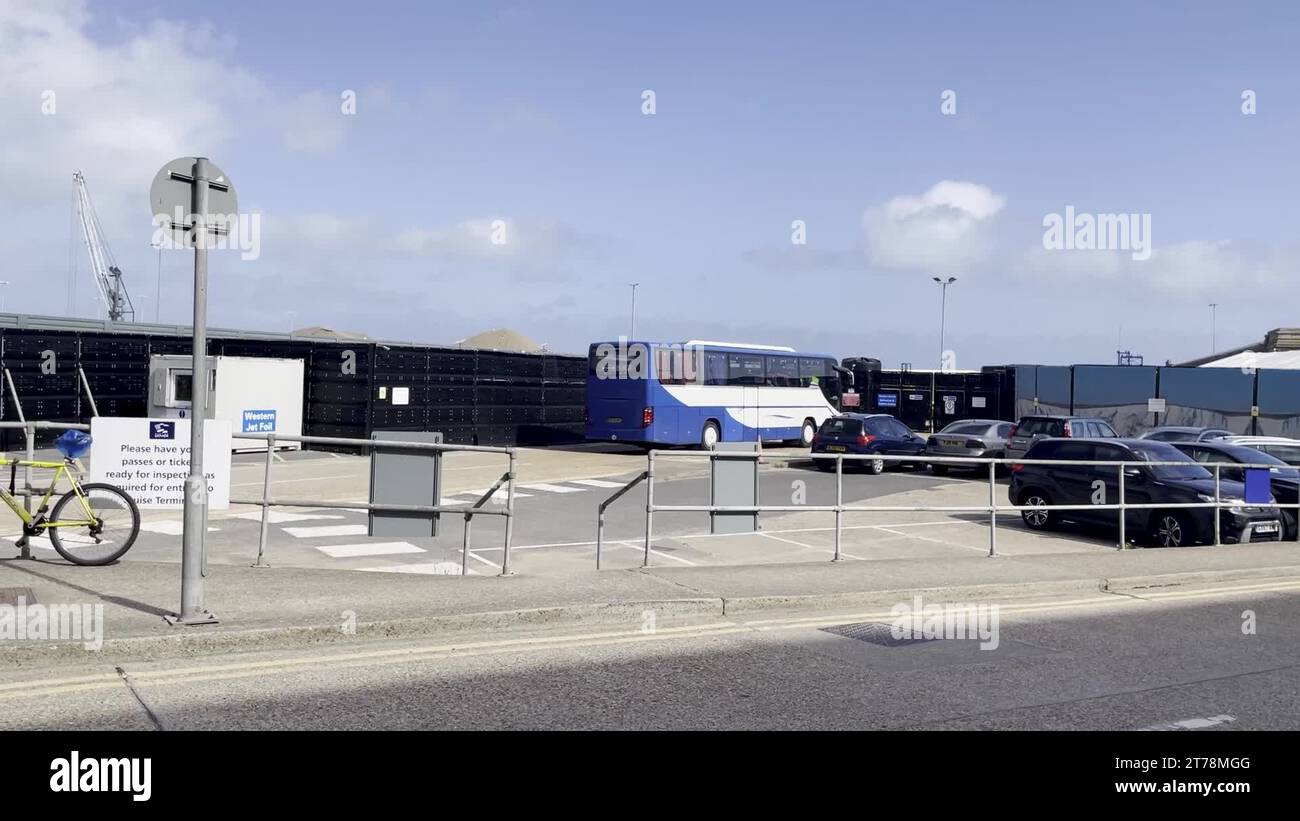 Jet bus Stock Videos & Footage - HD and 4K Video Clips - Alamy