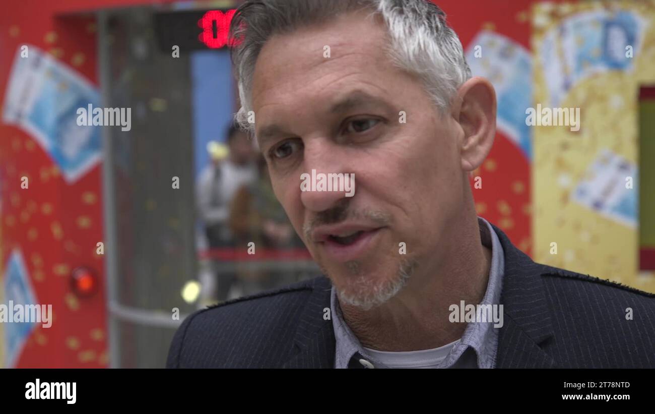 Gary lineker walkers Stock Videos & Footage - HD and 4K Video Clips - Alamy