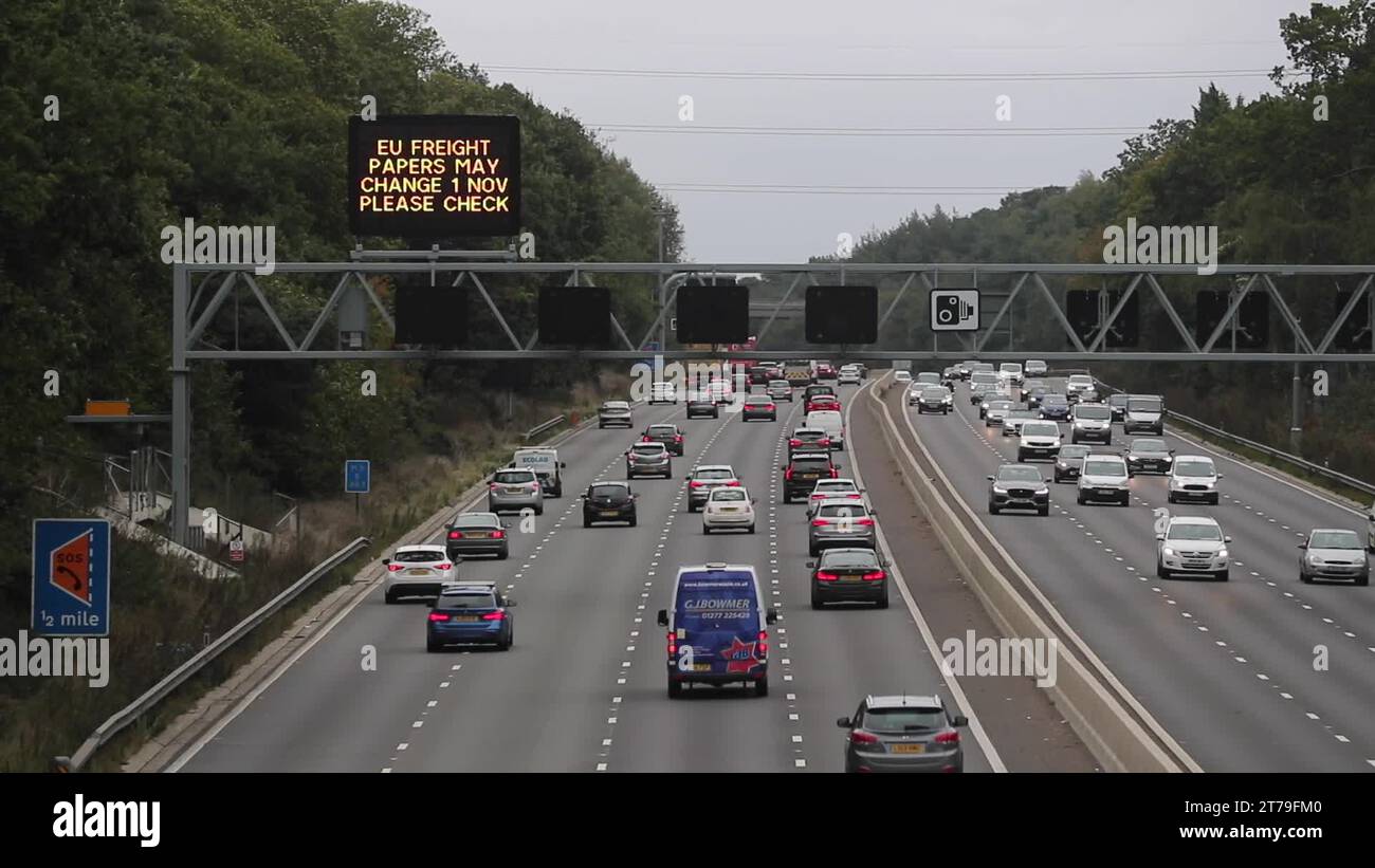 Motorway matrix sign Stock Videos & Footage - HD and 4K Video Clips - Alamy