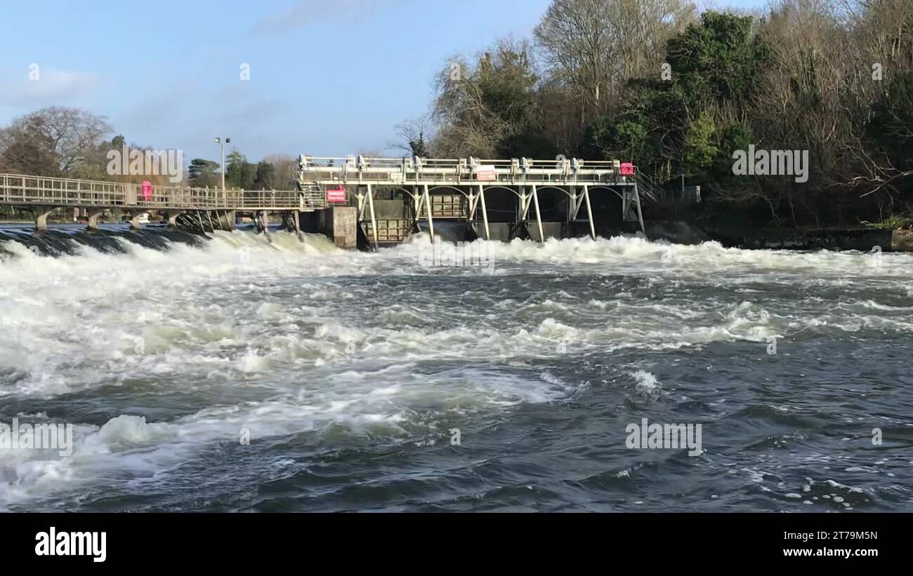 River Thames experiences high water flow after Storm Ciara Stock Video ...