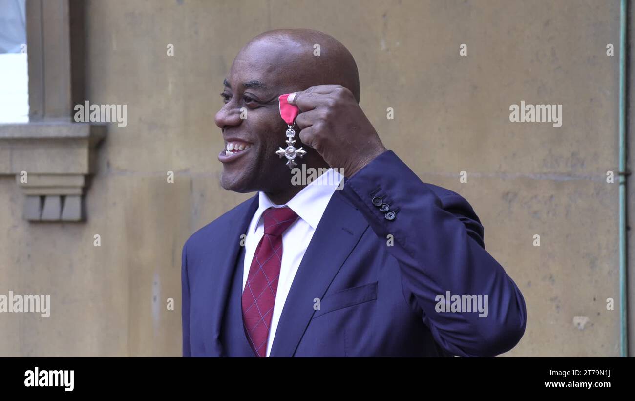 Ainsley harriott cook Stock Videos & Footage - HD and 4K Video Clips ...