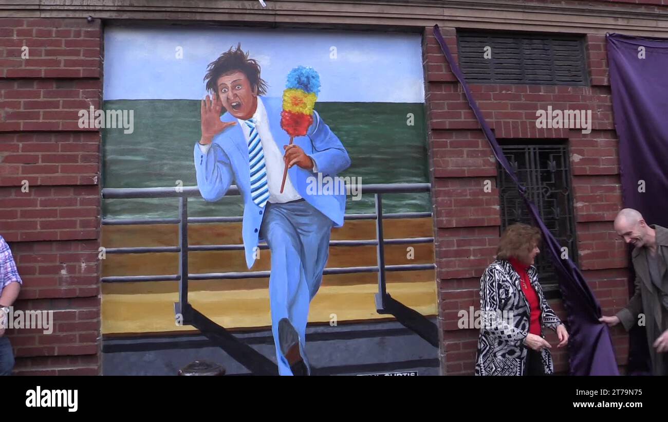 Comedian ken dodd in Stock Videos & Footage - HD and 4K Video Clips - Alamy