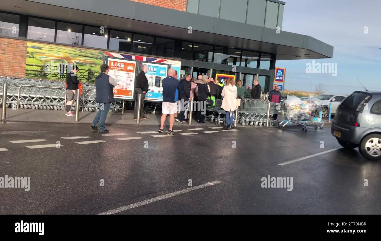 Aldi outside Stock Videos & Footage - HD and 4K Video Clips - Alamy