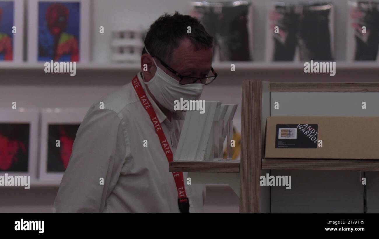 Tate modern director Stock Videos & Footage - HD and 4K Video Clips - Alamy