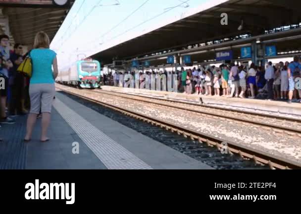 Train platform stock Stock Videos & Footage - HD and 4K Video Clips - Alamy