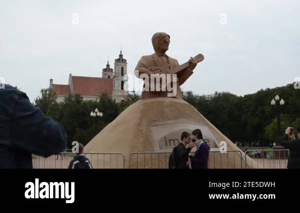 Leader statue Stock Videos & Footage - HD and 4K Video Clips - Alamy