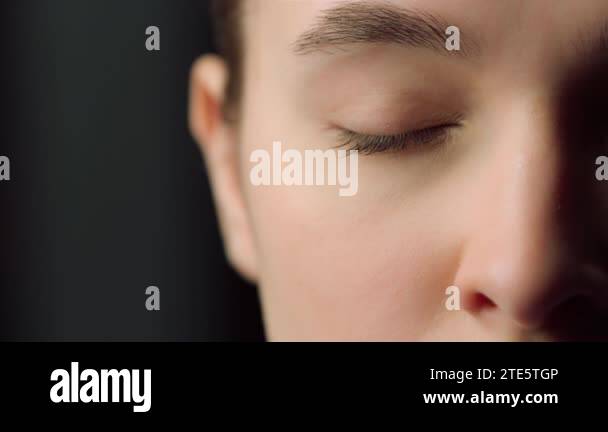Retinal Scan Identification System Stock Videos And Footage Hd And 4k Video Clips Alamy
