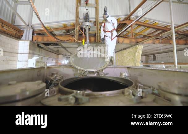 Cleaning the truck tank from the inside. Internal washing and steaming ...