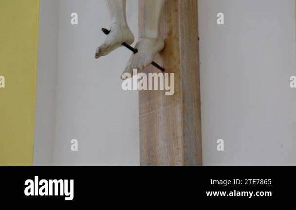 Statue hanging Stock Videos & Footage - HD and 4K Video Clips - Alamy