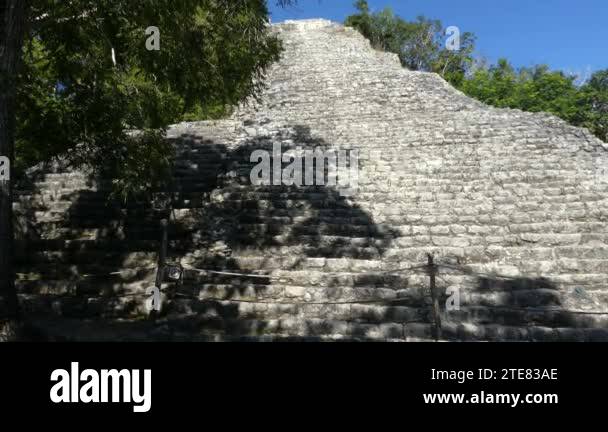 Maya mayan pyramid Stock Videos & Footage - HD and 4K Video Clips - Alamy