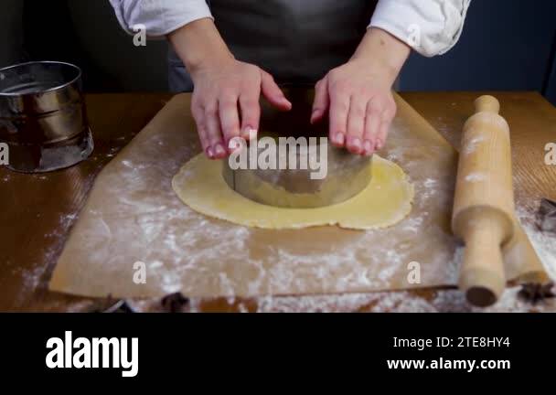 Circle cut out Stock Videos & Footage - HD and 4K Video Clips - Alamy