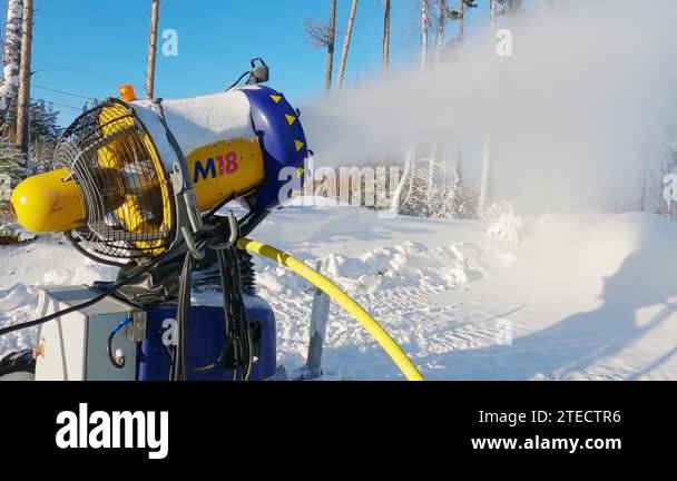 Snowmaking gun Stock Videos & Footage - HD and 4K Video Clips - Alamy