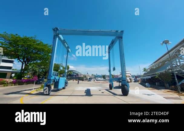 Mobile crane unit Stock Videos & Footage - HD and 4K Video Clips - Alamy