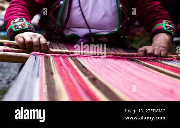 Hand weaving peru Stock Videos & Footage - HD and 4K Video Clips - Alamy