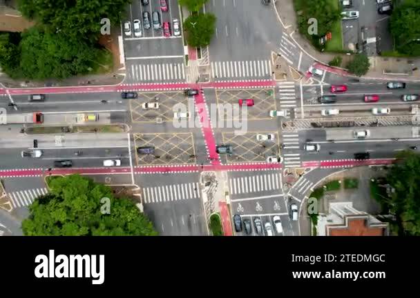 Famous intersection between Reboucas avenue and Brazil avenue at ...