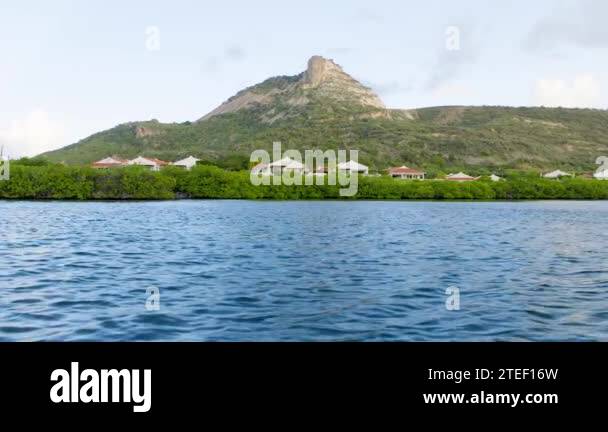 View from the ocean of the iconic Tafelberg mountain towering over ...