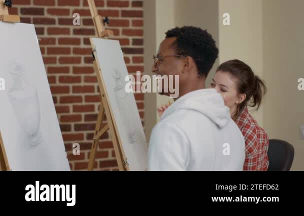 Art model class Stock Videos & Footage - HD and 4K Video Clips - Alamy