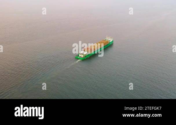 Timber cargo ship Stock Videos & Footage - HD and 4K Video Clips - Alamy