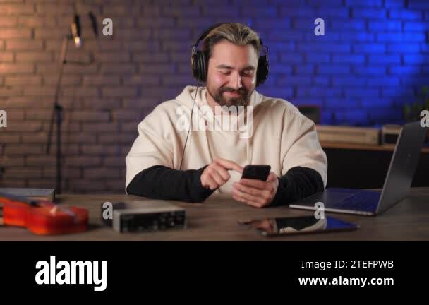 Mobile recording studio Stock Videos & Footage - HD and 4K Video Clips ...