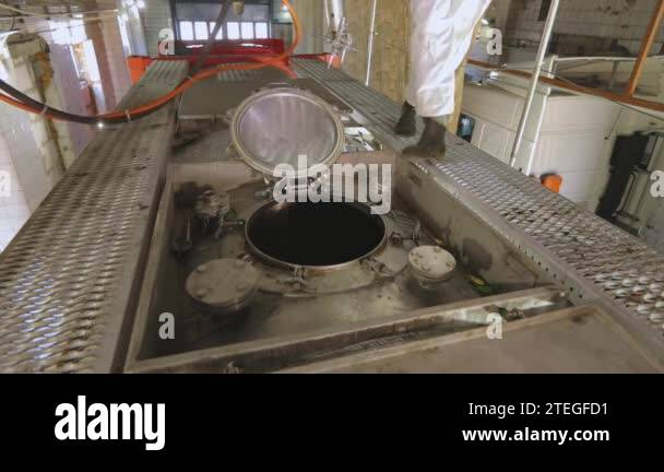 Cleaning the truck tank from the inside. Internal washing and steaming ...