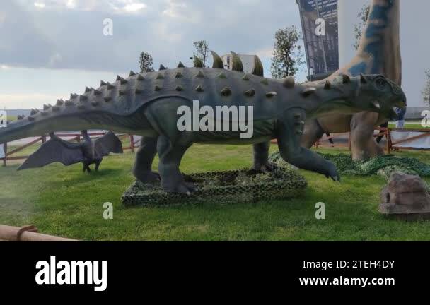 People looking at dinosaurs Stock Videos & Footage - HD and 4K Video Clips - Alamy