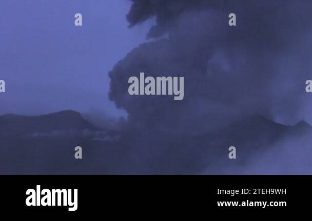 Super volcano explosion Stock Videos & Footage - HD and 4K Video Clips ...