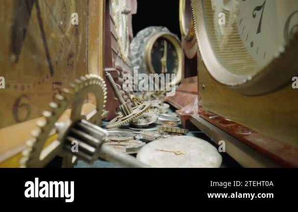 Antique table clocks Stock Videos & Footage - HD and 4K Video Clips - Alamy