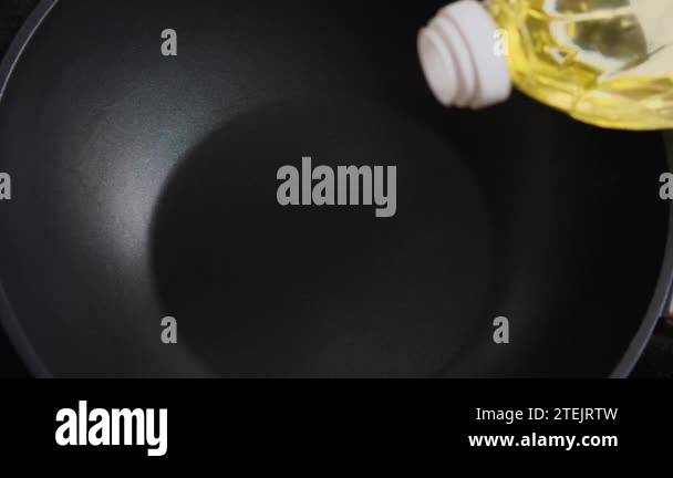 Wok top view Stock Videos & Footage - HD and 4K Video Clips - Alamy