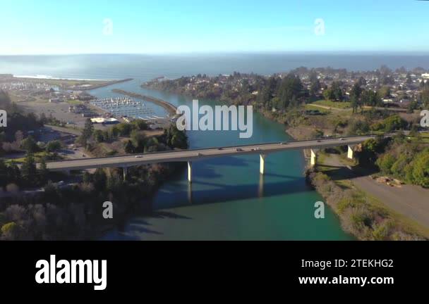 Chetco River Bridge in Brookings Oregon. Hwy 101 Pacific Coast Highway ...
