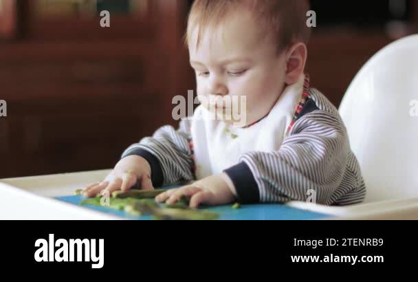 Baby avocado Stock Videos & Footage - HD and 4K Video Clips - Alamy