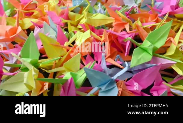 Tsuru pattern Stock Videos & Footage - HD and 4K Video Clips - Alamy