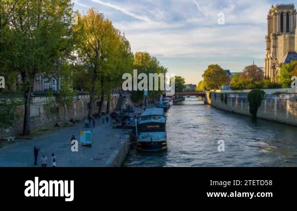 Paris boat cruises Stock Videos & Footage - HD and 4K Video Clips - Alamy