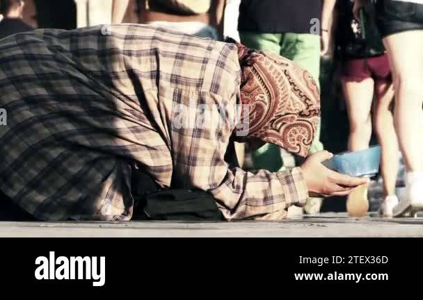 Kneeling profile Stock Videos & Footage - HD and 4K Video Clips - Alamy