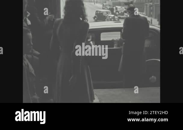 LONDON, UNITED KINGDOM MARCH 1949: Scene with cars and traffic in the ...