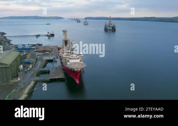 Pipe loading Stock Videos & Footage - HD and 4K Video Clips - Alamy