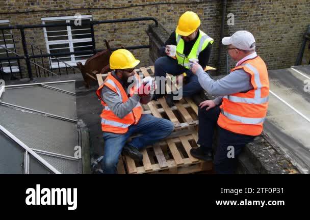 Tea break builder Stock Videos & Footage - HD and 4K Video Clips - Alamy