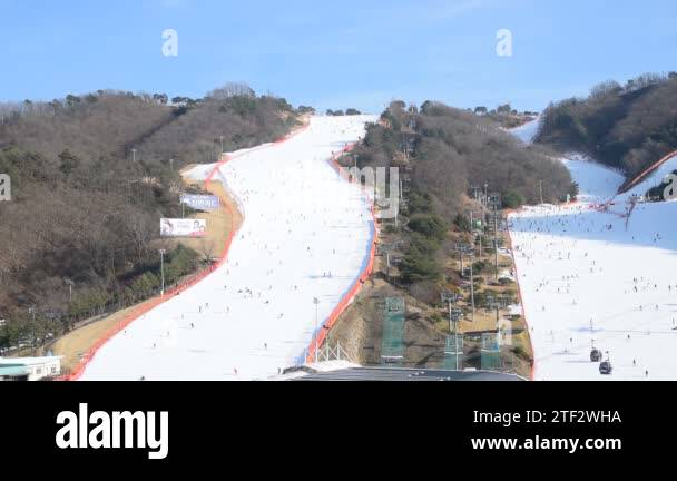 Daemyung vivaldi park ski resorts Stock Videos & Footage - HD and 4K ...