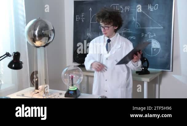 Physical plasma Stock Videos & Footage - HD and 4K Video Clips - Alamy