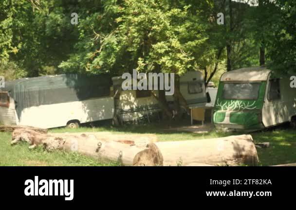 Rusty camper van Stock Videos & Footage - HD and 4K Video Clips - Alamy