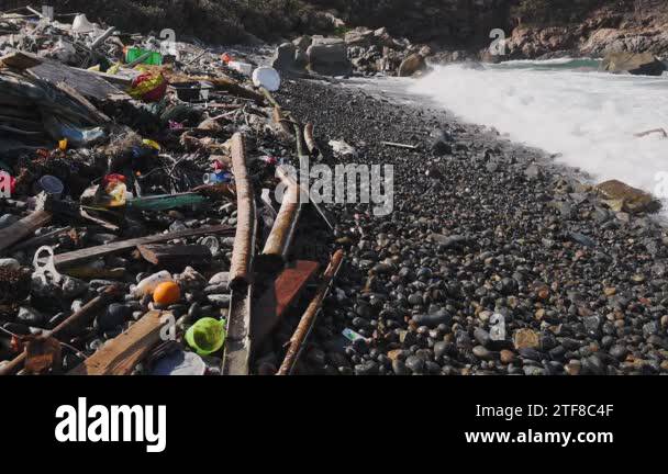 Environmental destruction from plastic waste causes climate change ...